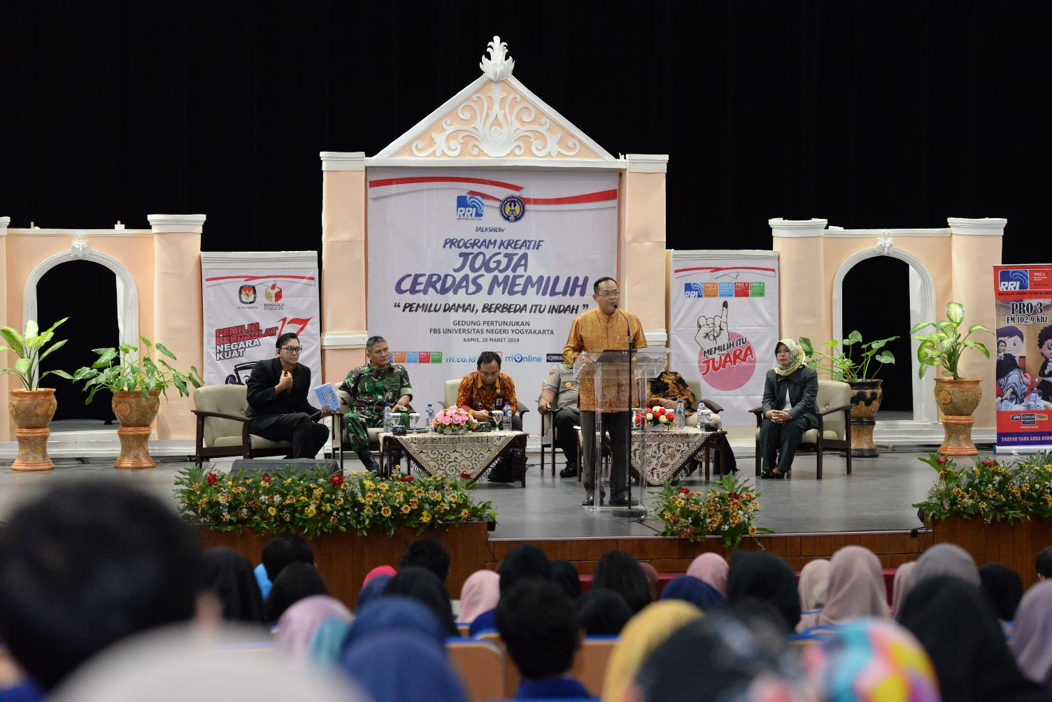 KOLABORASI RRI-UNY WUJUDKAN PEMILU DAMAI | Universitas Negeri Yogyakarta